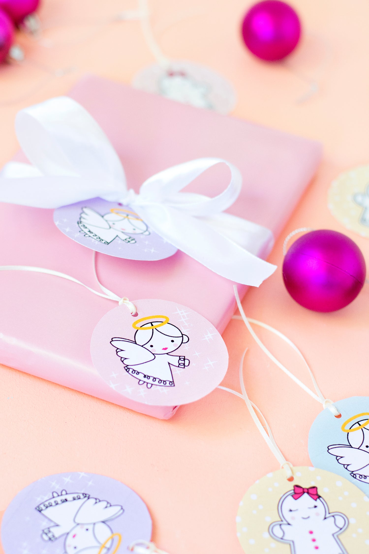 December printable calendar and Christmas gift tags – makeandtell